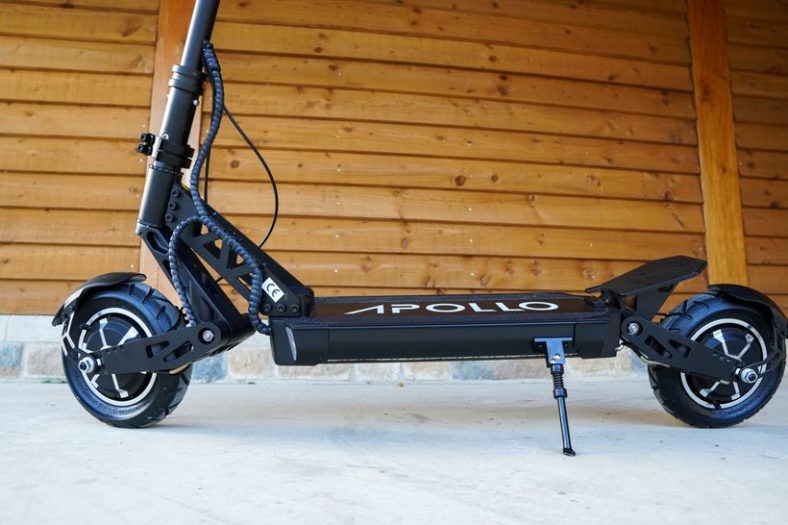 Apollo Ghost Review: Best Electric Scooter Sub $1,500