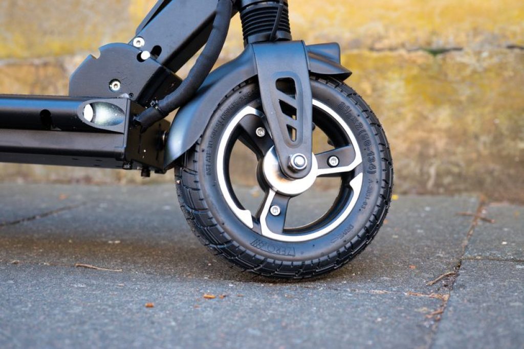 Best 25 MPH Electric Scooters: 5 Models Selected From 12