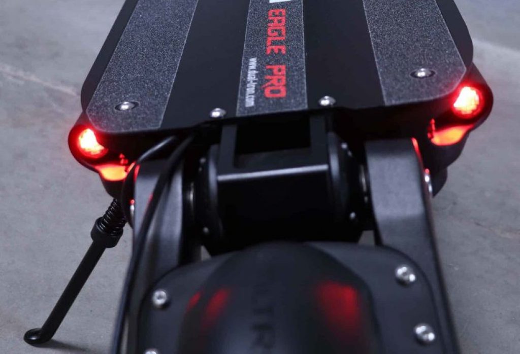 Order Dualtron Eagle Pro: Falls Behind the Leading Pack