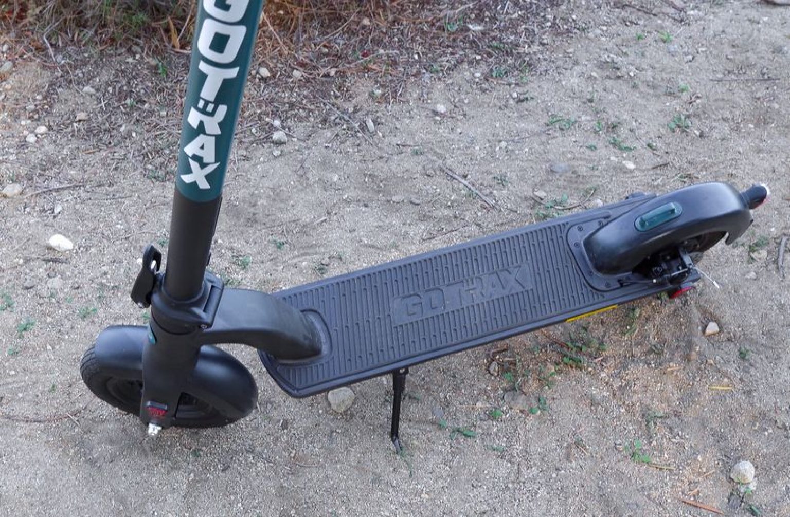 GoTrax GMAX Ultra Review: Packed With Stand-Out Features