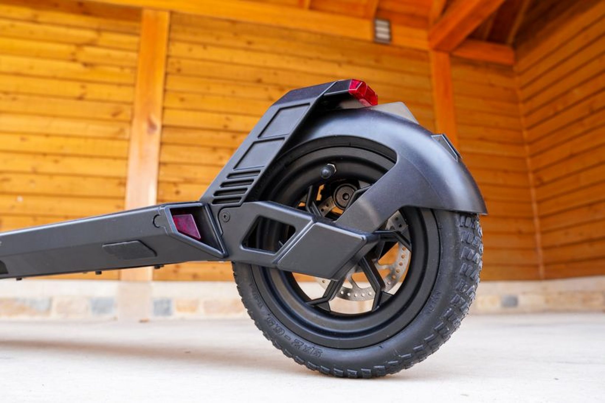 Turboant V8 Review: The Tank of the Budget Scooter Battlefield