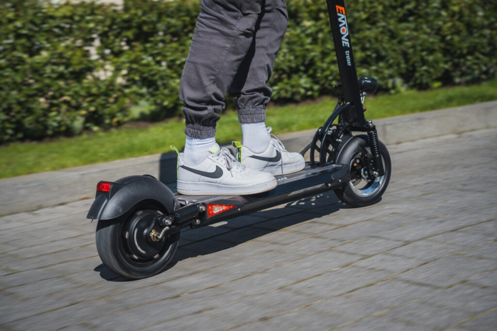 Order EMOVE Cruiser S: Long-Range Electric Scooter