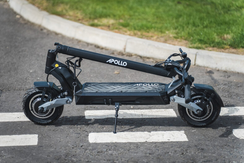 Apollo Phantom V3 (2023) Review: Feels Like an F1 Racing Car