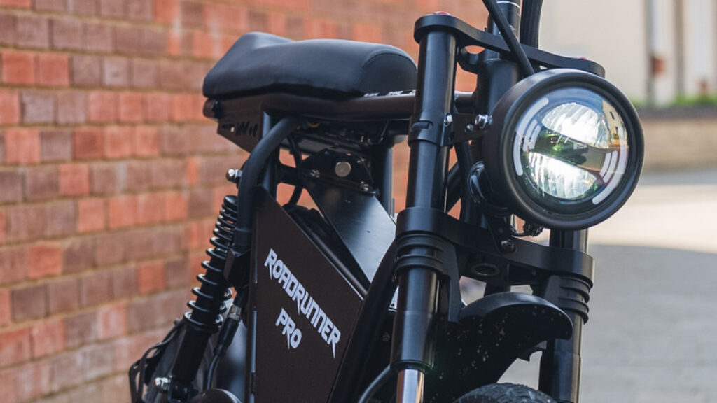 Order EMOVE RoadRunner Pro: Addictive Seated Scooter