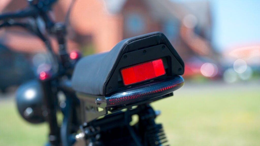 Order EMOVE RoadRunner Pro: Addictive Seated Scooter