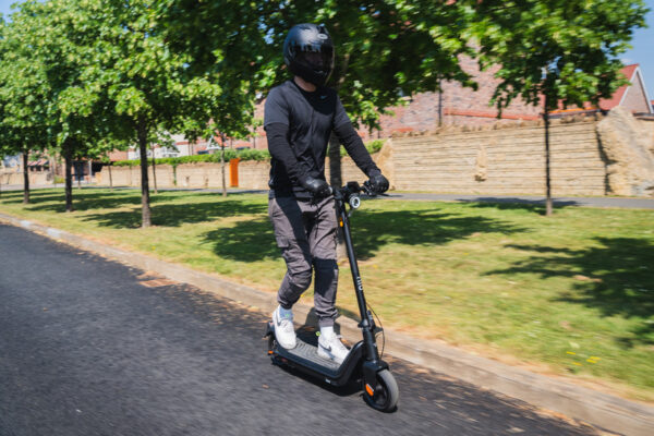 NIU KQi3 Pro Review: Sets a New Standard for Budget Scooters