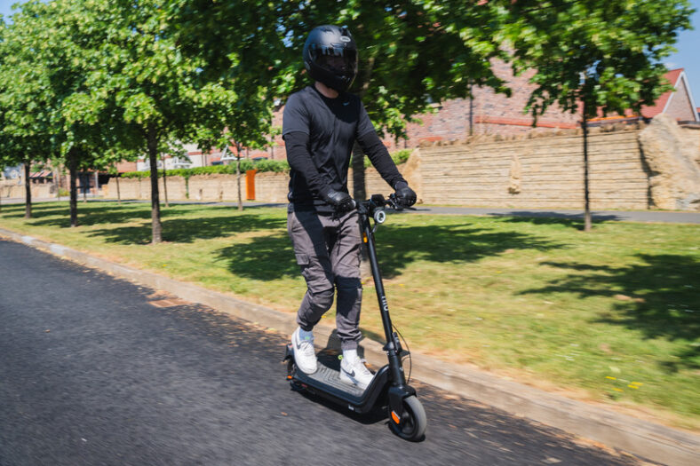 NIU KQi3 Pro Review: Sets a New Standard for Budget Scooters