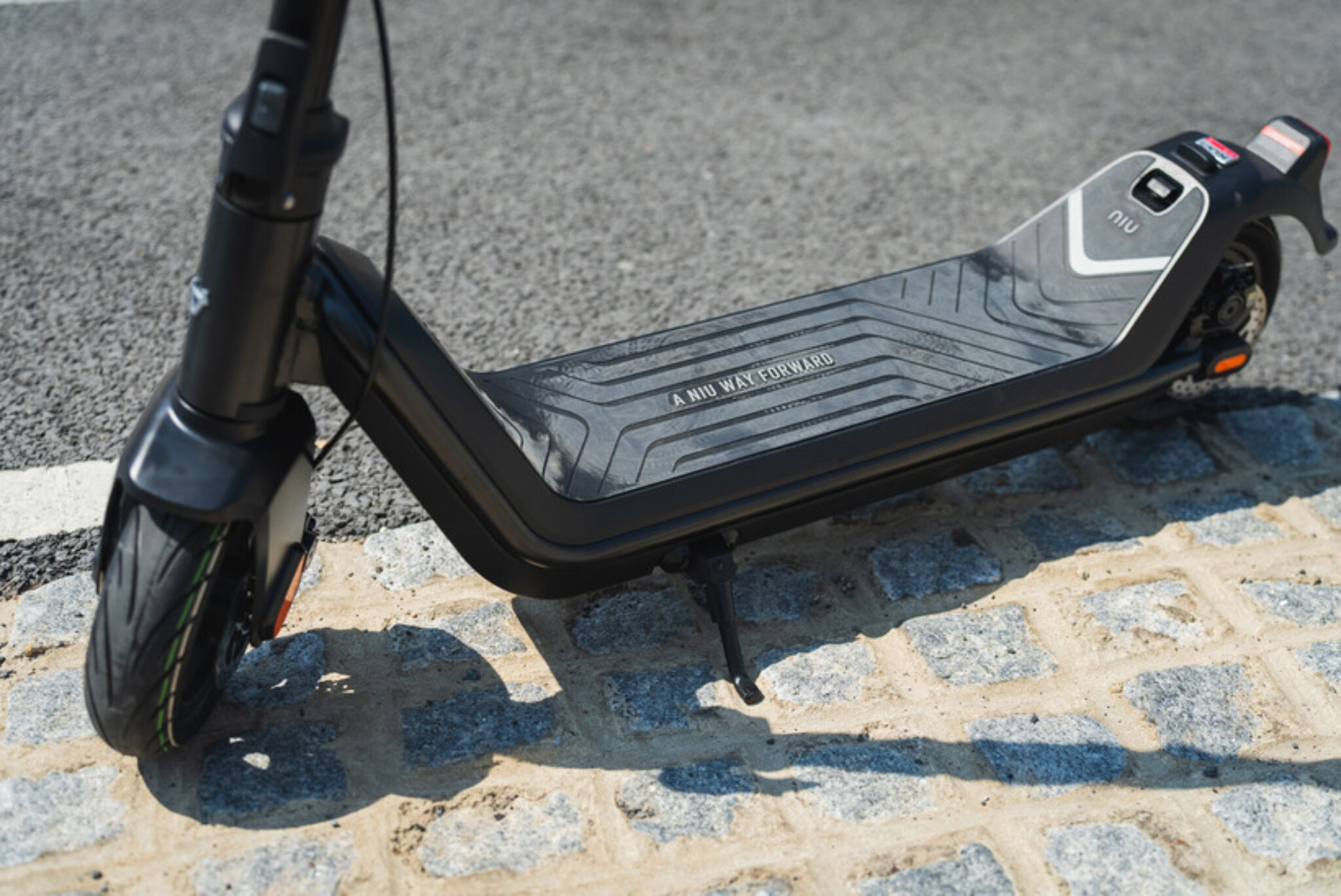 NIU KQi3 Pro Review: Sets a New Standard for Budget Scooters