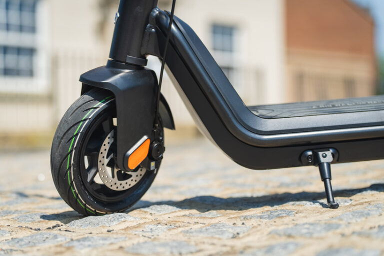 NIU KQi3 Pro Review: Sets a New Standard for Budget Scooters