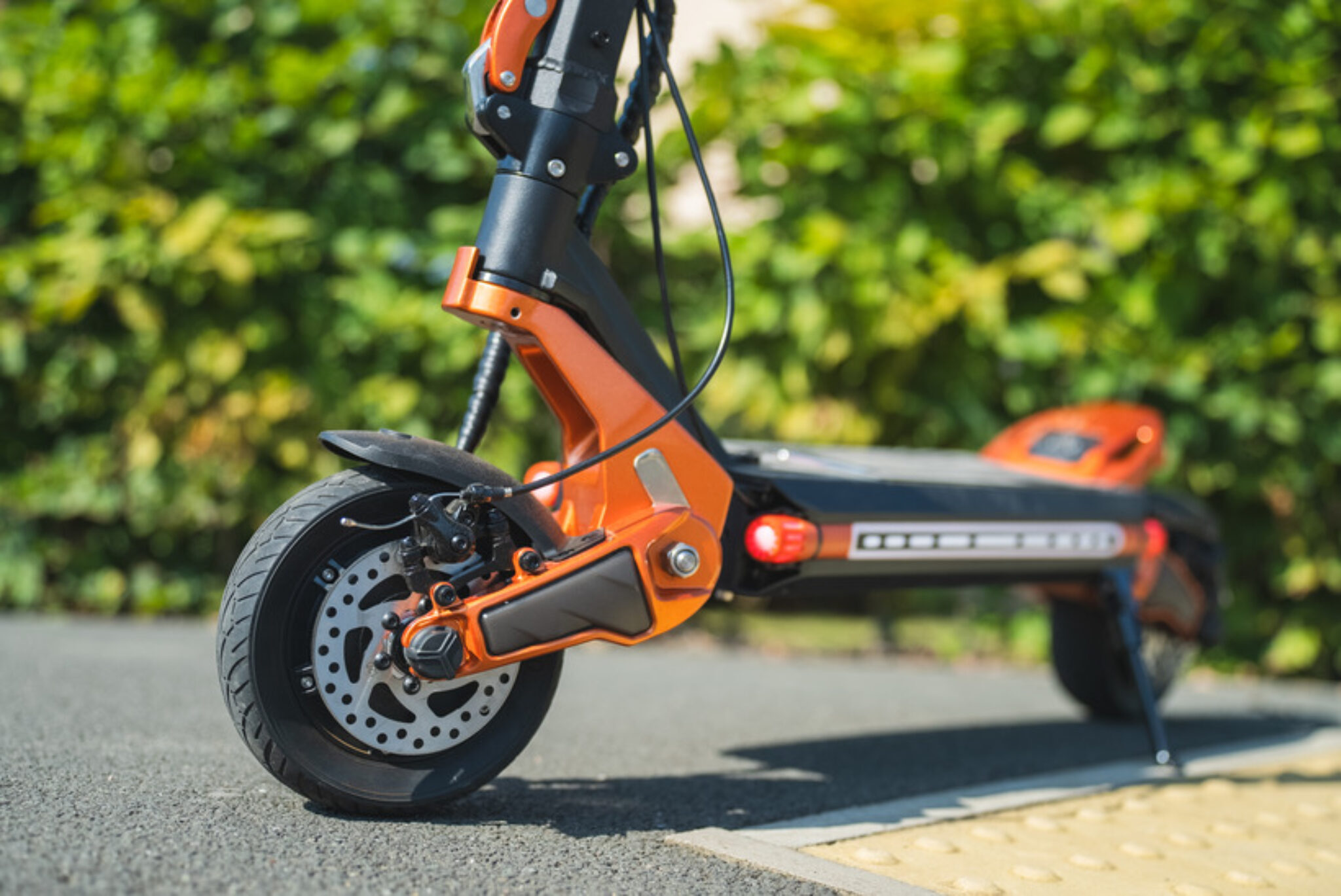 Top Picks & Comparison: Best E-Scooters For Hills (Quick List)