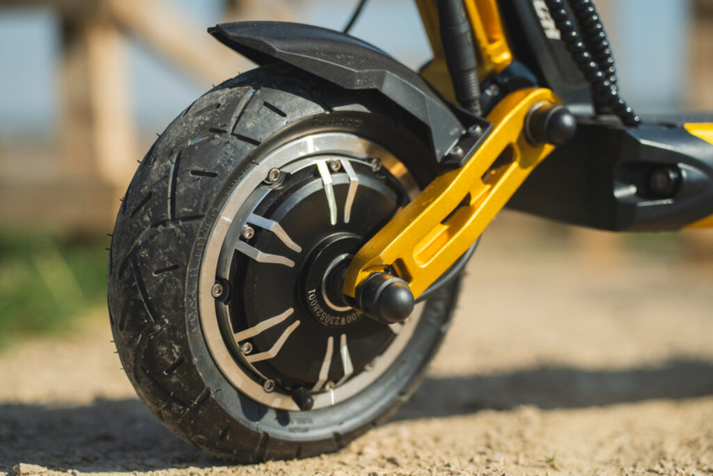 Order SPLACH Thunder: Fastest Sub-$1,000 Dual-Motor Scooter